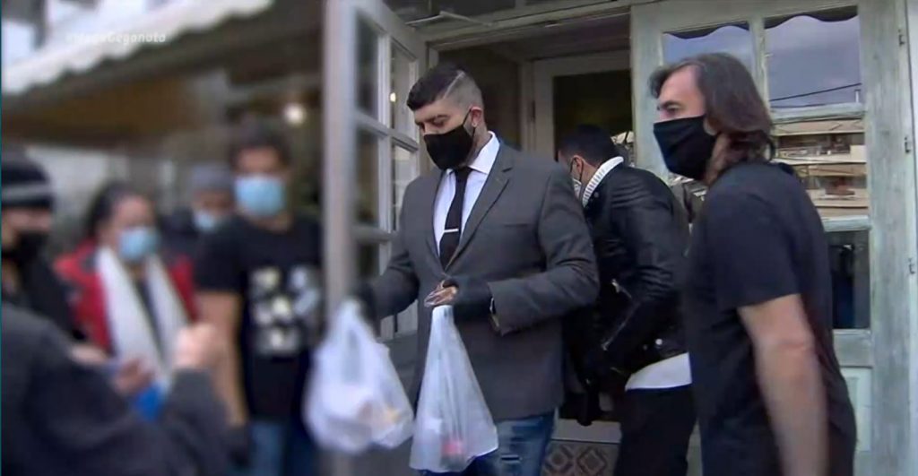 Θεσσαλονίκη: Εκατοντάδες μερίδες φαγητού σε αστέγους από τοπική ...